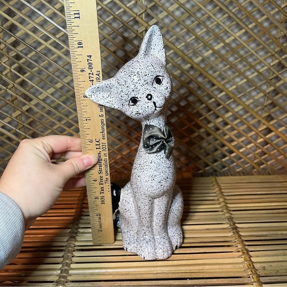 Art | Vintage Long Neck White And Black Speckled Cat Kitten Figurine ...